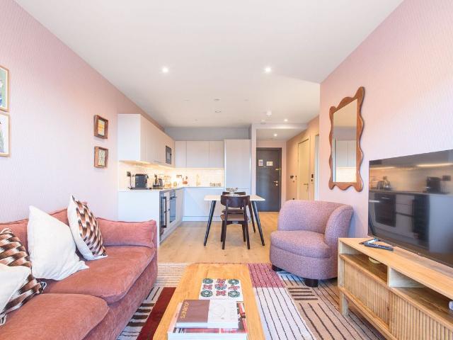 The Draper, Colindale, London NW9, 1 bed flat to rent, £2,175 pcm | PrimeLocation