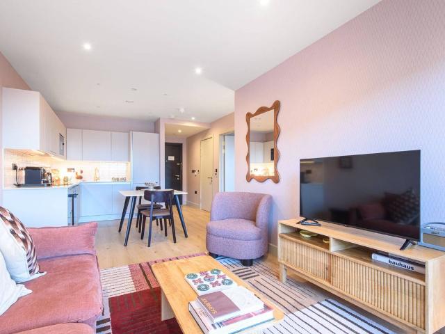 The Draper, Colindale, London NW9, 1 bed flat to rent, £2,200 pcm | PrimeLocation