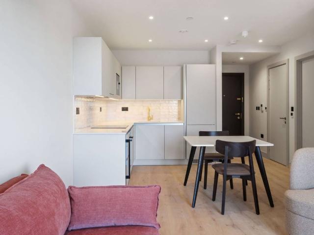 The Draper, Colindale, London NW9, 1 bed flat to rent, £2,175 pcm | PrimeLocation