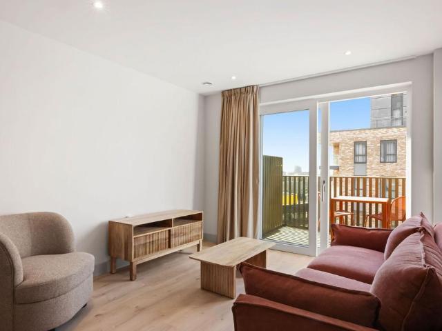 The Draper, Colindale, London, NW9 2 bed flat to rent £2,680 pcm £618 pw