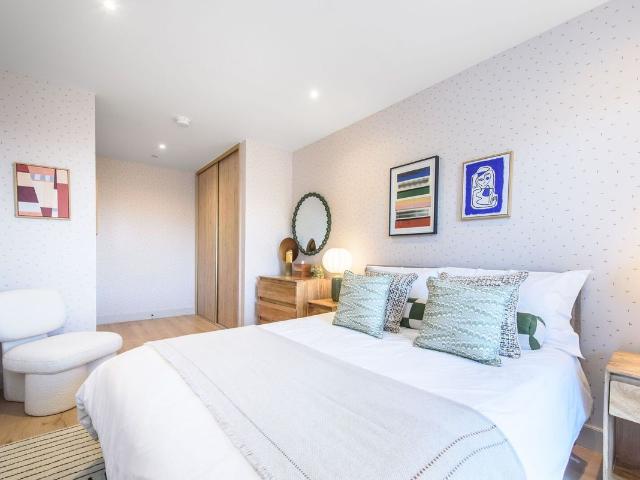The Draper, Colindale, London NW9, 2 bed flat to rent, £2,680 pcm | PrimeLocation