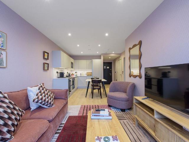 The Draper, Colindale, London NW9, 3 bed flat to rent, £3,390 pcm | PrimeLocation