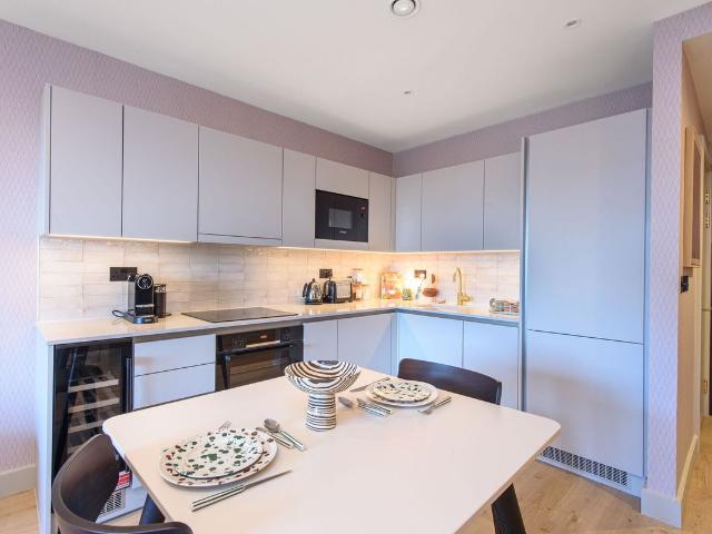 The Draper, Colindale, London NW9, 3 bed flat to rent, £3,485 pcm | PrimeLocation