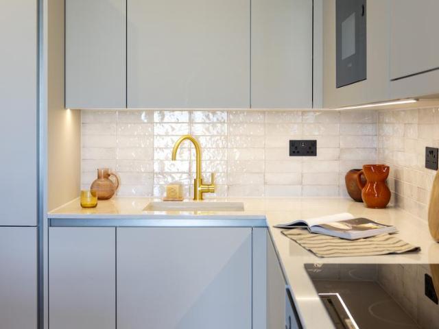 The Draper, Duxford Tower, Colindale. 2 bed flat to rent £2,690 pcm £621 pw