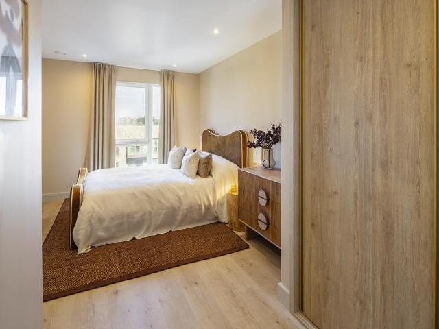 The Draper, Duxford Tower, Colindale. 2 bed flat to rent £2,740 pcm £632 pw