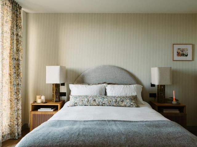 The Draper, Draper House, Colindale. 2 bed flat to rent £2,665 pcm £615 pw