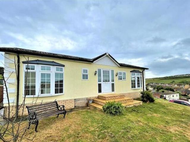 The Drive, Court Farm Road, 2 Bedroom Park