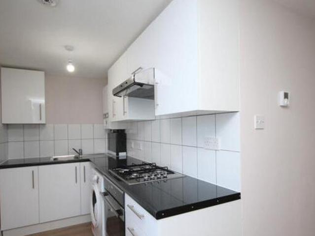 The Drive, Golders Green, 2 Bedroom Flat