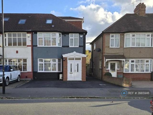 The Drive, Hounslow, TW3 4 bed semi detached house to rent £3,350 pcm £773 pw