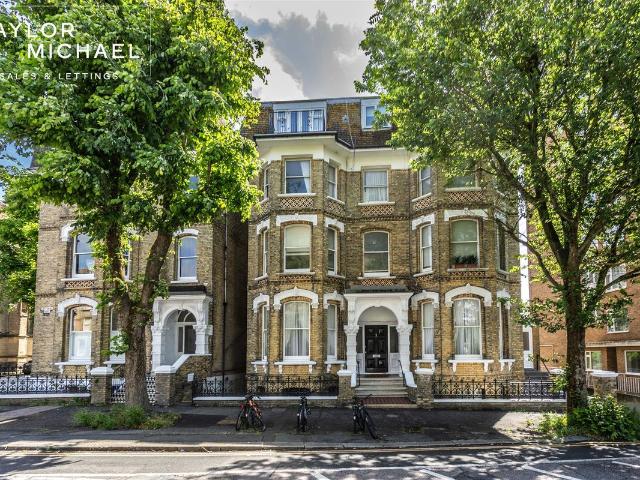 The Drive, Hove BN3, 2 bed flat to rent, £1,650 pcm | PrimeLocation