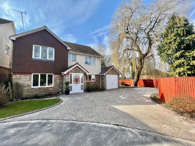 The Drive, Ickenham UB10, 4 bed detached house to rent, £4,500 pcm | PrimeLocation