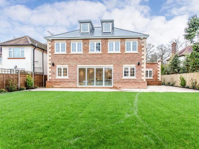 The Drive, Ickenham, UB10 6 bed detached house to rent £10,000 pcm £2,308 pw