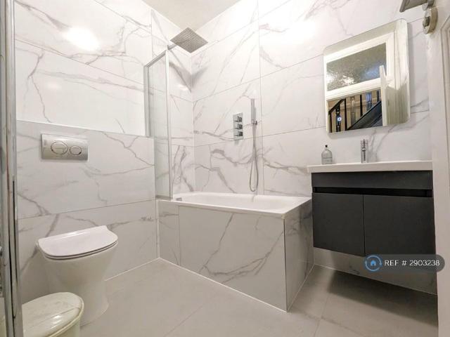 The Drive, London, NW11 6 bed semi detached house to rent £5,000 pcm £1,154 pw