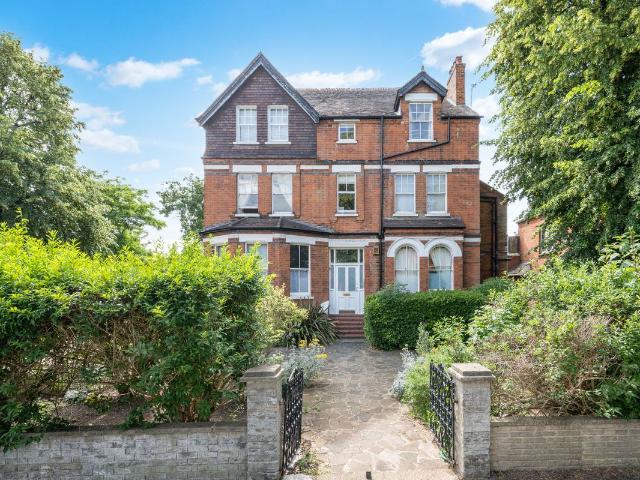 The Drive, London SW20, 2 bed flat to rent, £2,500 pcm | PrimeLocation
