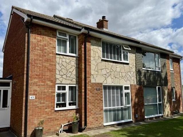 The Drive, Peel Common, 3 Bedroom Semi detached