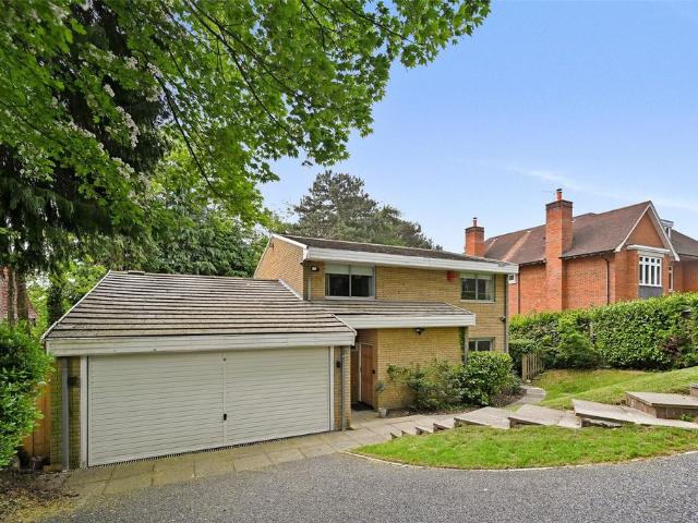 The Drive, Rickmansworth. 4 bed detached house to rent £3,750 pcm £865 pw