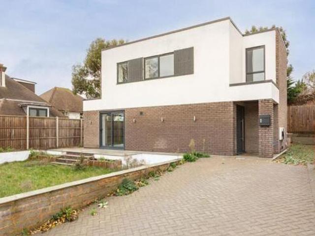 The Droveway, Hove, 2 Bedroom Detached
