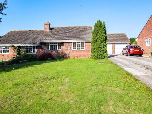 The Dutts, Westbury 2 bed semi detached bungalow to rent £1,175 pcm £271 pw