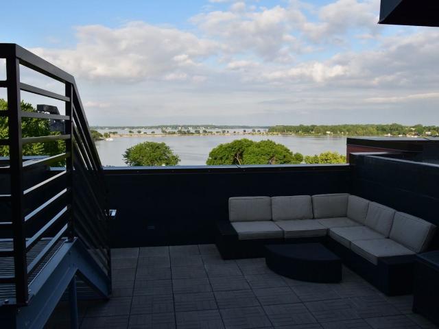 The Dude Abodes 2 Bedroom Apartment for Rent at 902 Drake St, Madison, WI 53715 Greenbush