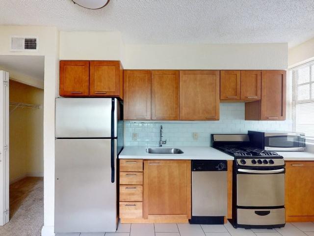 The Duke 3 Bedroom Apartment for Rent at 500 E Armour Blvd, Kansas City, MO 64109 North Hyde Park