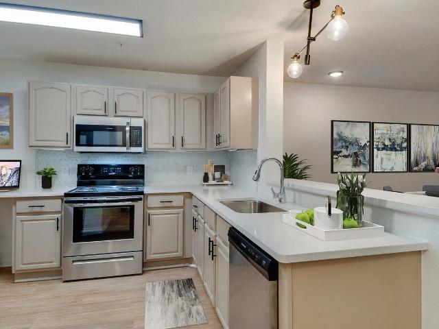 The Emerson 3 Bedroom Apartment for Rent at 2426 Thoroughbred Dr, Bowling Green, KY 42104