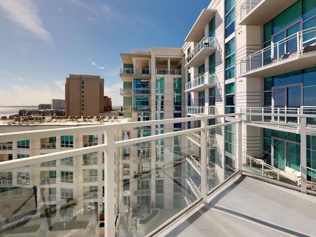 The Emerson at Rocky Point 2 Bedroom Apartment for Rent at 3015 N Rocky Point Dr E, Tampa, FL 33607
