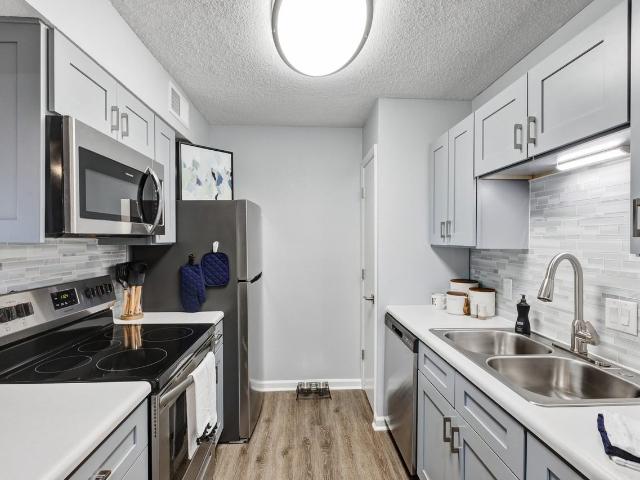 The Emory 3205 E Olive Road 1 Bedroom Apartment for Rent at 3205 E Olive Rd, Pensacola, FL 32514
