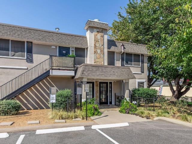 The Encore on Mustang 1 Bedroom Apartment for Rent at 3037 Mustang Dr, Grapevine, TX 76051