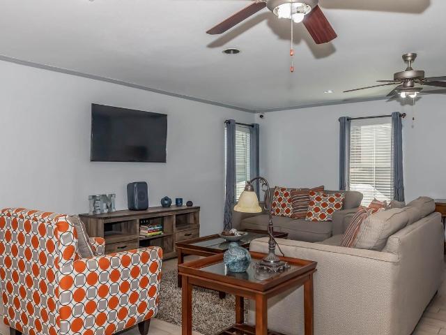 The Encore on Mustang 1 Bedroom Apartment for Rent at 3037 Mustang Dr, Grapevine, TX 76051