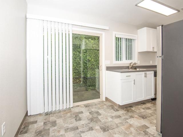 The Enclave 2 Bedroom Apartment for Rent at 3636 Se Mall St, Portland, OR 97202 Creston Kenilworth