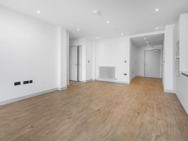 The Eades, 11 Selborne Road, London. 1 bed apartment to rent £2,445 pcm £564 pw