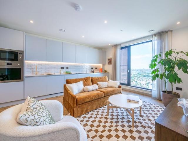 The Eades, 11 Selborne Road London E17 1 bed apartment to rent £2,425 pcm £560 pw
