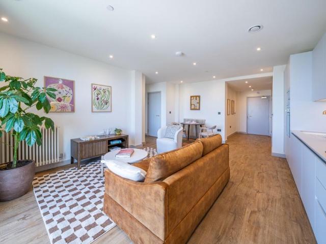 The Eades, 11 Selborne Road London E17 1 bed apartment to rent £2,430 pcm £561 pw