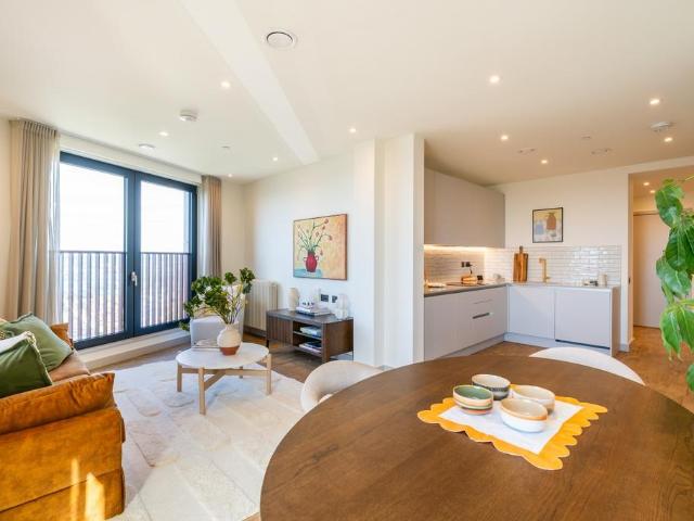 The Eades, 11 Selborne Road London E17 2 bed apartment to rent £2,890 pcm £667 pw