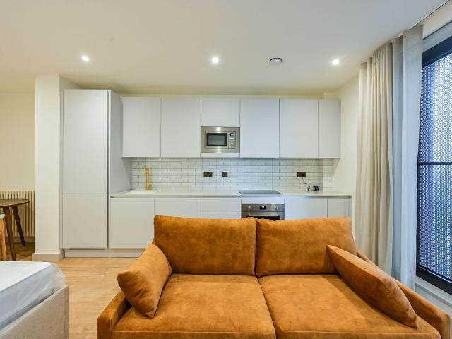 The Eades, Selborne Road, Walthamstow E17, Studio to rent, £2,215 pcm | PrimeLocation