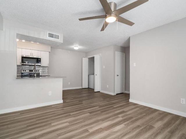The Eagle at Lakewood 1 Bedroom Apartment for Rent at 7150 E Grand Ave, Dallas, TX 75223 Coronado Hills Gastonwood