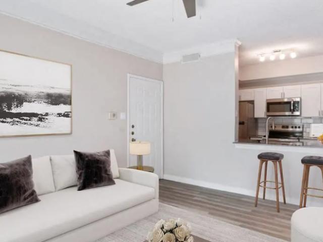 The Eagle at Lakewood 2 Bedroom Apartment for Rent at 7150 E Grand Ave, Dallas, TX 75223 Coronado Hills Gastonwood