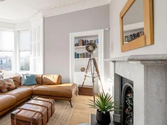 The Earl Grange Cafe, 2 Fountainhall Road, City of Edinburgh, EH9 2NN, United Kingdom | 3 bed apartment for rent #140657185 | Rentberry