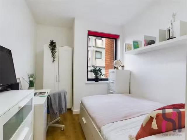 The Edge, 2 Seymour St, Liverpool, L3 1 bed flat for sale £6.