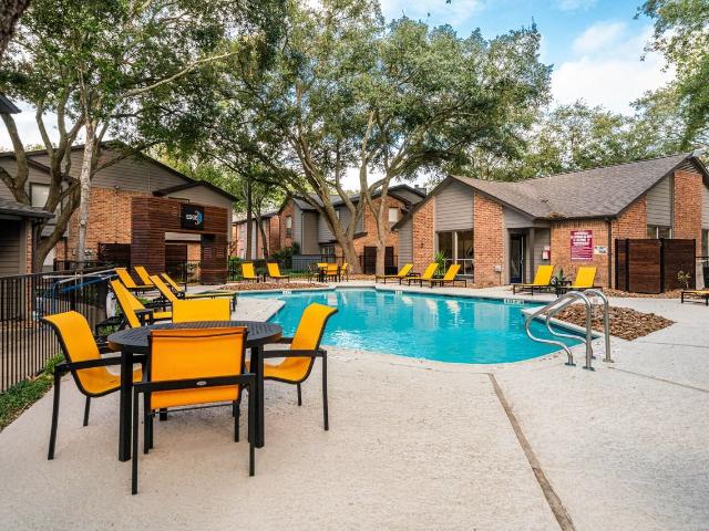The Edge at Clear Lake 1 Bedroom Apartment for Rent at 2323 W Bay Area Blvd, Webster, TX 77598