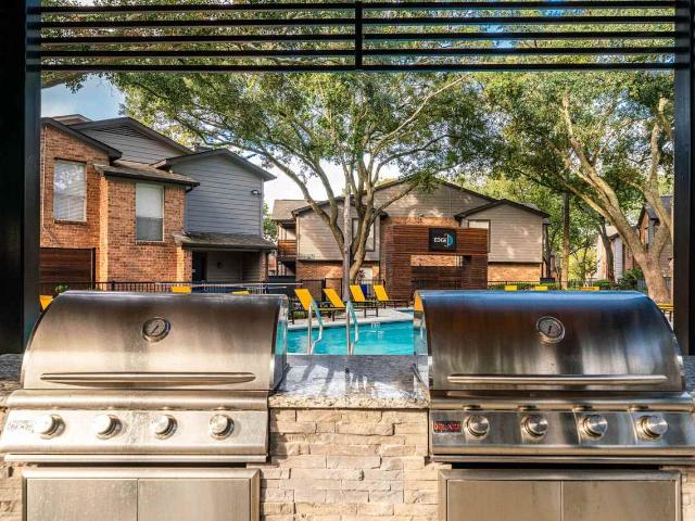 The Edge at Clear Lake 1 Bedroom Apartment for Rent at 2323 W Bay Area Blvd, Webster, TX 77598