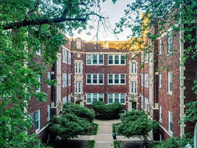 The Edgewater Gardens South 2 Bedroom Apartment for Rent at 6035 N Winthrop Ave, Chicago, IL 60660 Edgewater