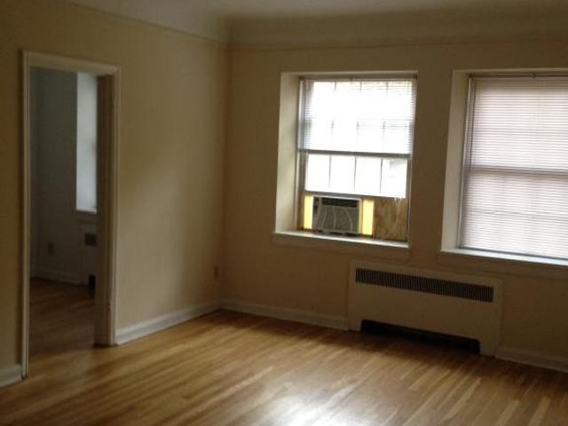 The Edgewater 2 Bedroom Apartment for Rent at 12505 Edgewater Dr, Lakewood, OH 44107 Lakewood