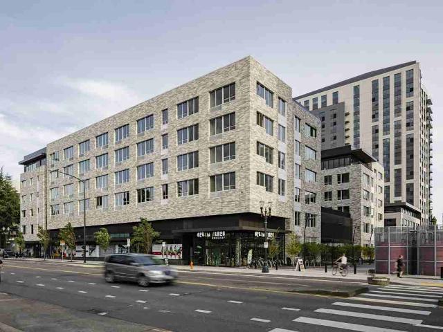 The Elwood Building Studio Apartment for Rent at 1107 Ne 9th Ave, Portland, OR 97232 Lloyd District