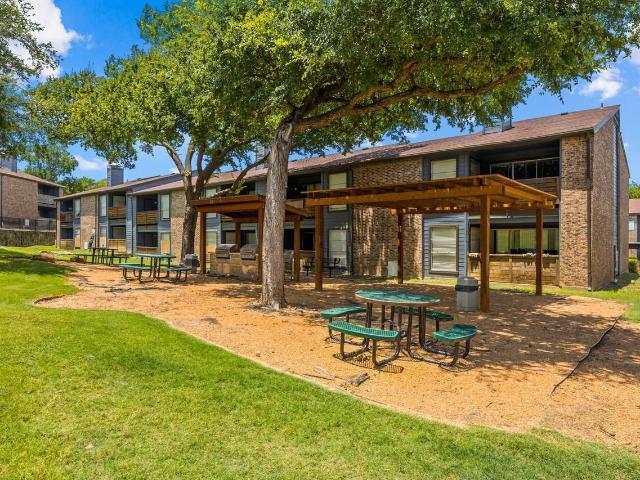The Ellington 1 Bedroom Apartment for Rent at 9850 Whitehurst Dr, Dallas, TX 75243