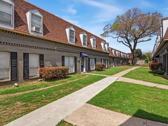 The Ellis Apartments 2 Bedroom Apartment for Rent at 5900 Bissonnet St, Houston, TX 77081 Gulfton