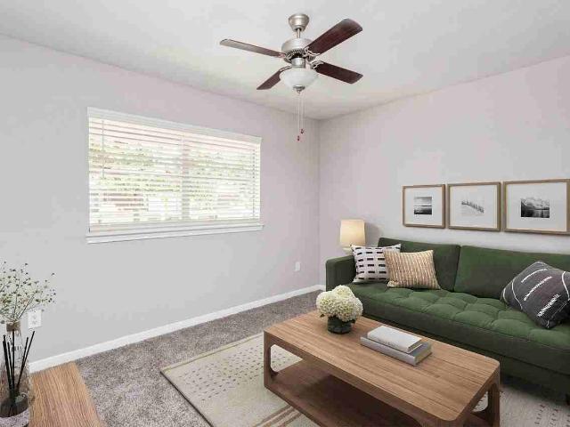 The Ellis Apartments 3 Bedroom Apartment for Rent at 5900 Bissonnet St, Houston, TX 77081 Gulfton