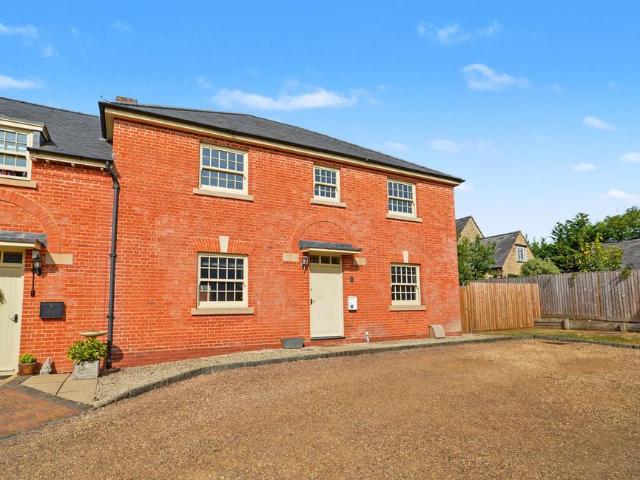 The Elms, Silverstone, NN12 4 bed semi detached house to rent £2,450 pcm £565 pw