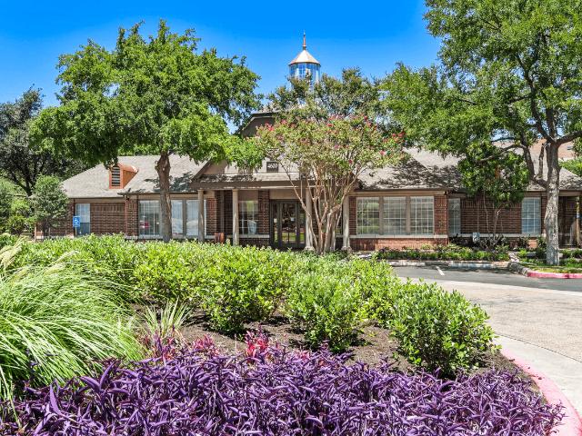 The Estate on Quarry Lake Apartment Homes 1 Bedroom Apartment for Rent at 4600 Seton Center Pkwy, Jollyville, TX 78759 Northwest Austin