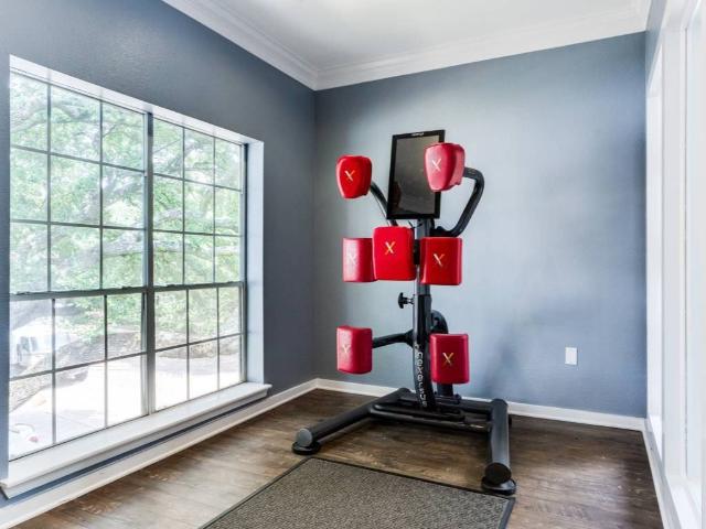 The Essex House 1 Bedroom Apartment for Rent at 3919 Essex Ln, Houston, TX 77027 Greenway Upper Kirby